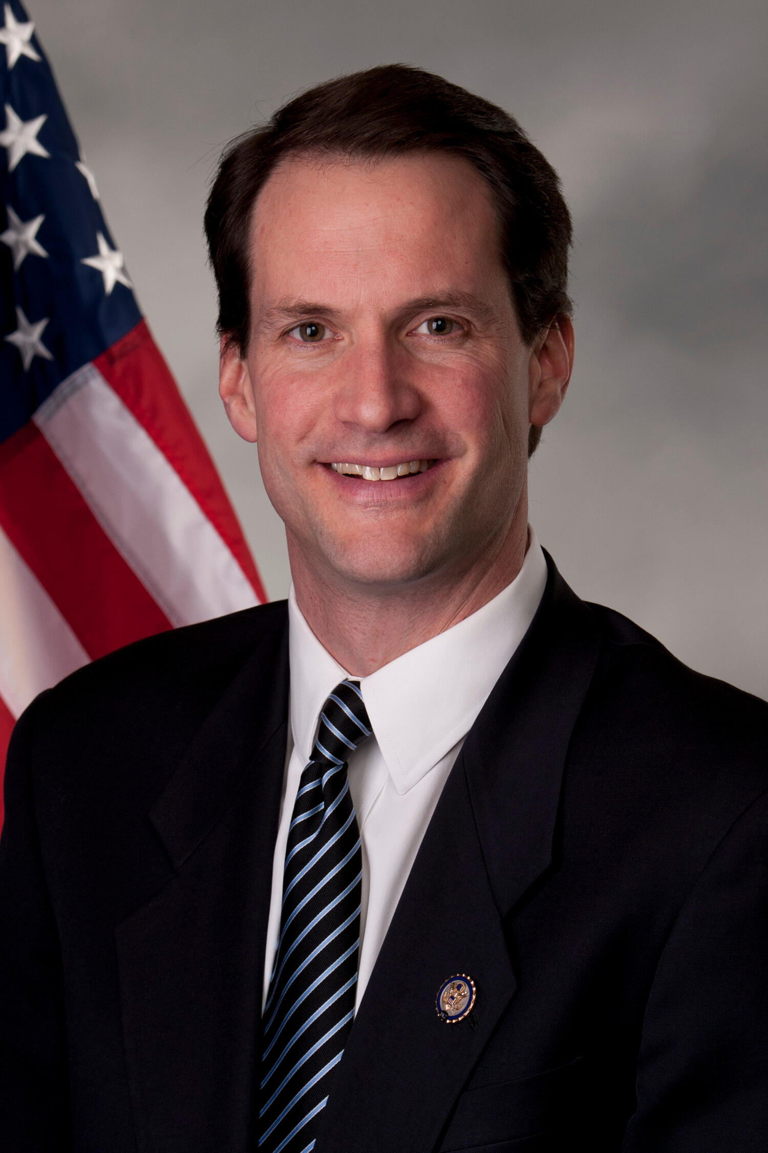Across the Aisle with Rep. Jim Himes (D-Conn.) & Rep. Michael Turner (R ...