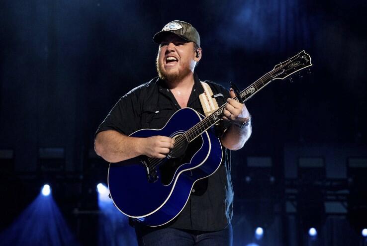 Luke Combs Growing Up and Getting Old Tour